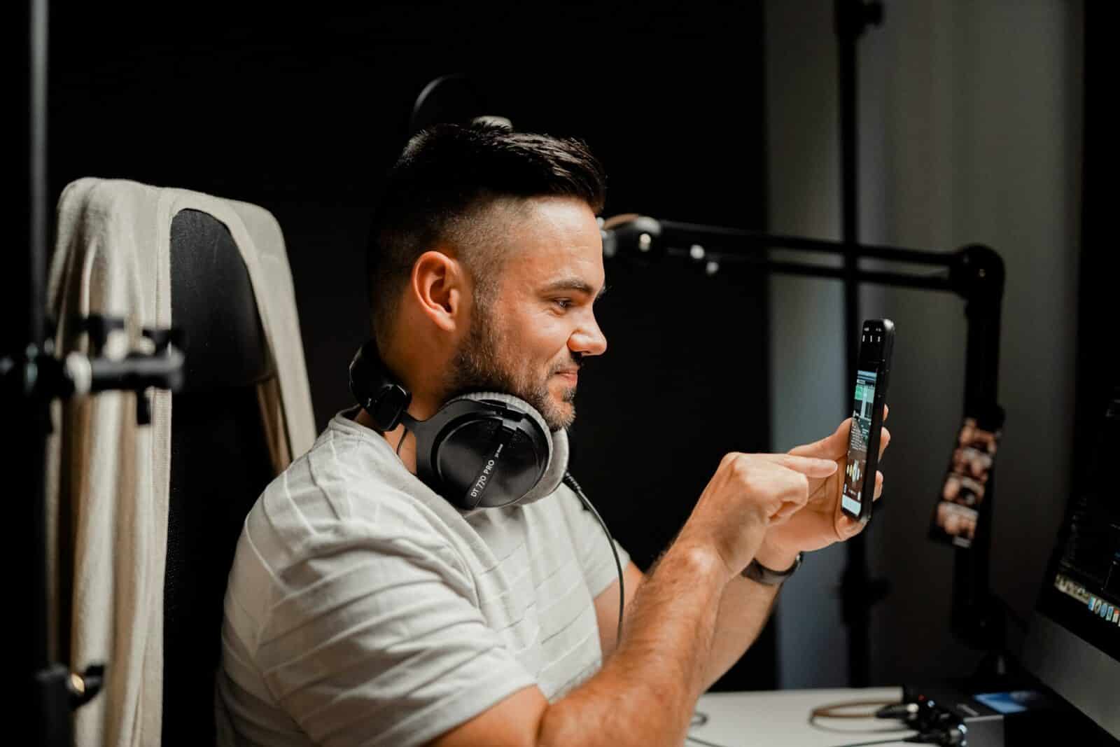 Unlocking Viral Success: Power Strategies for Social Media 2024